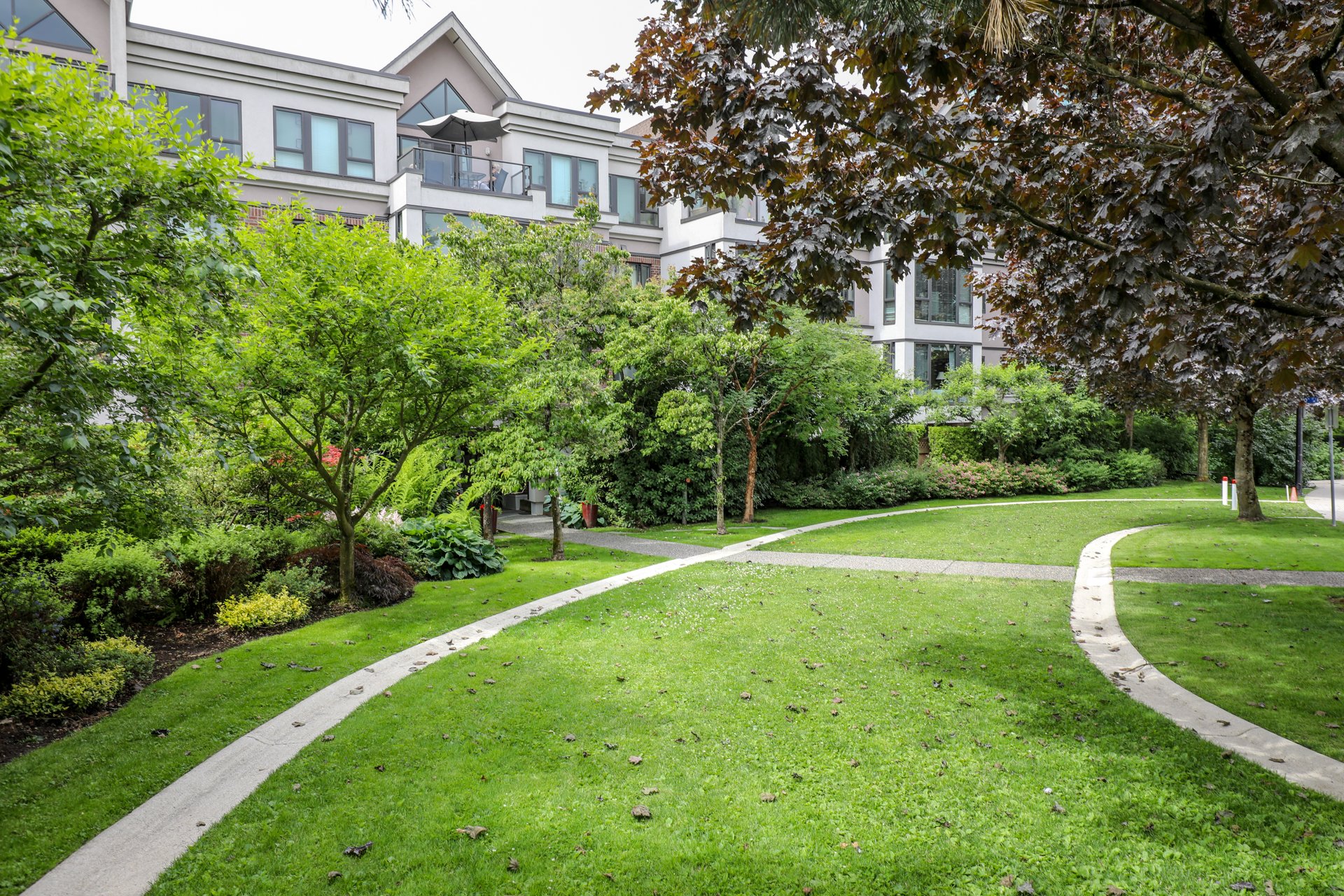 Rutherford Park - 175 E 10th St | Condos For Sale + Sold Listings