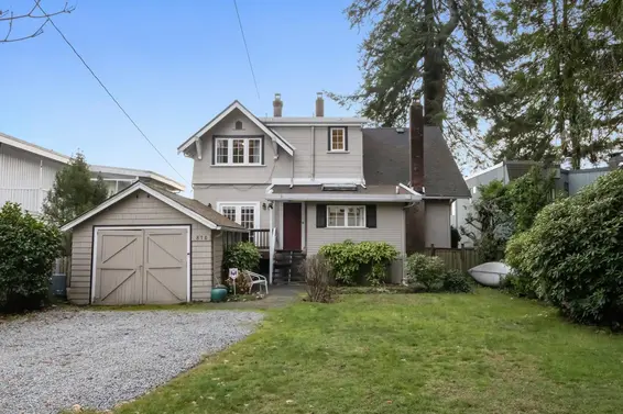 872 Cumberland Crescent, North Vancouver - $2,599,000 | For Sale